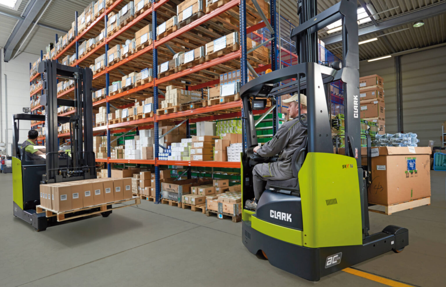 REACH TRUCK CLARK - Stivuitor, Electrostivuitor, Transpaleta - Carpatlift